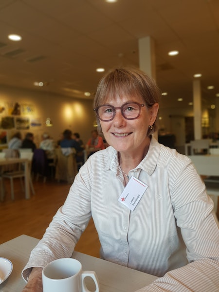 Volontären Lisbeth ser till att ing... | Volontärbyrån